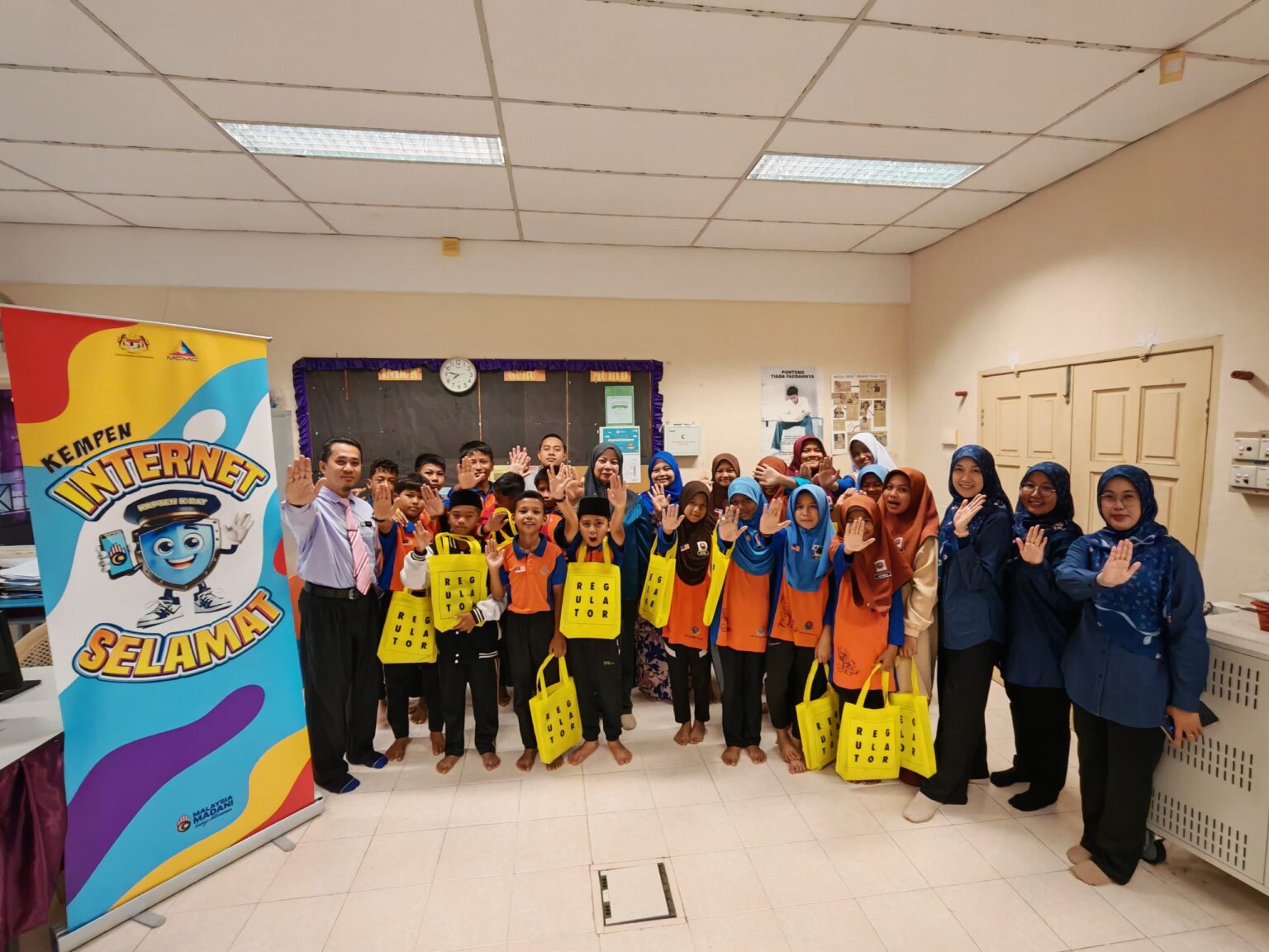 Kempen Internet Selamat (KIS) di Sekolah Kebangsaan Pulau Kundor